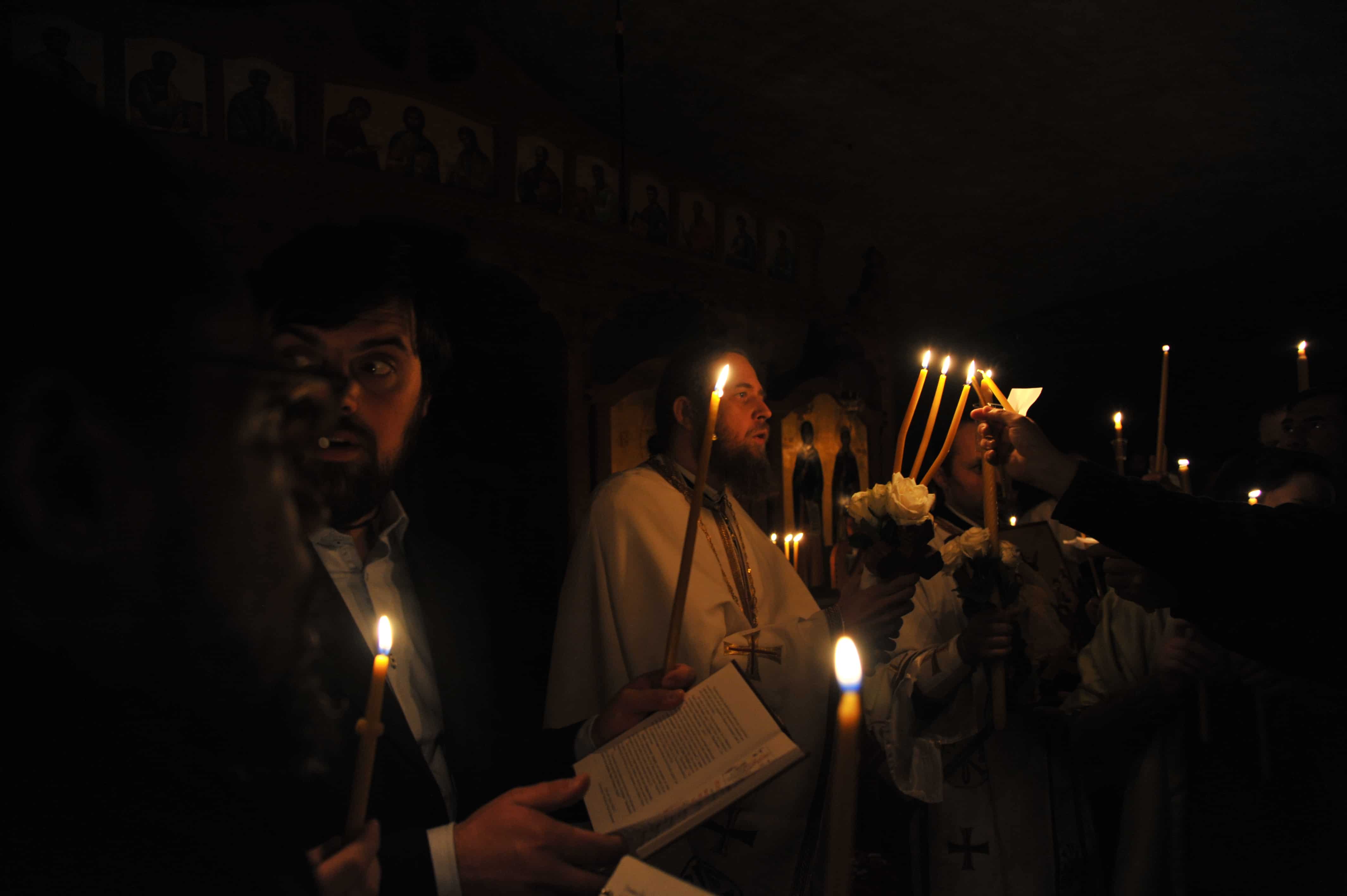 2014. Noaptea de Paști în imagini – Parohia Ortodoxă Română din Paris ...